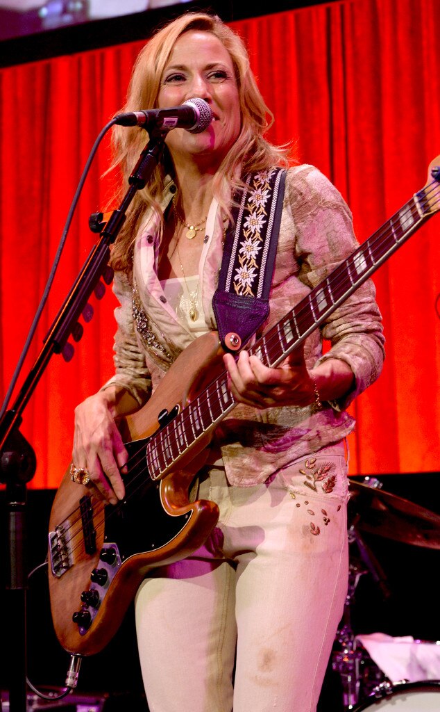 Sheryl Crow Suffers Wardrobe Malfunction Exposes White Panties Through