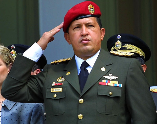 Revelan la primera imagen de la serie basada en la vida de Hugo Chávez ...